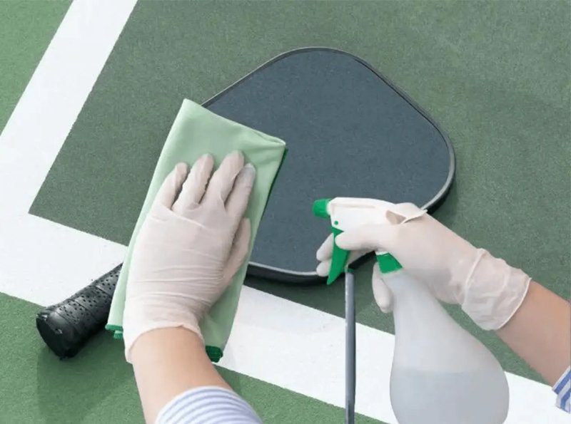 How to Clean Pickleball Paddle? Easy Steps & Tips - FYFUL